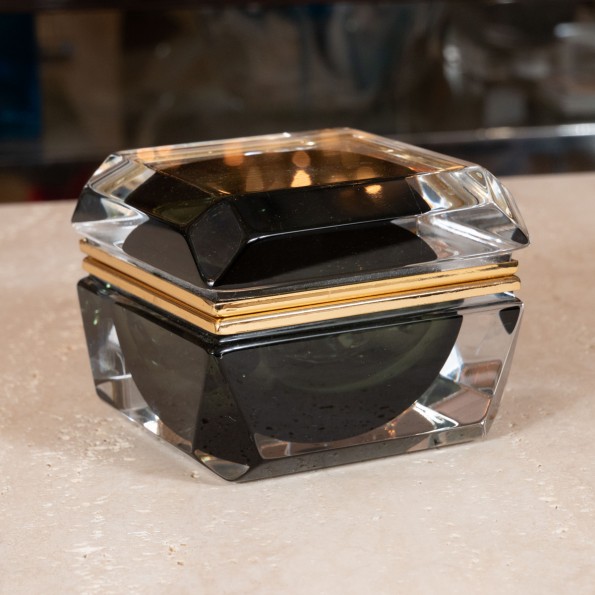 Small faceted square Murano glass box | Boxes | John Salibello